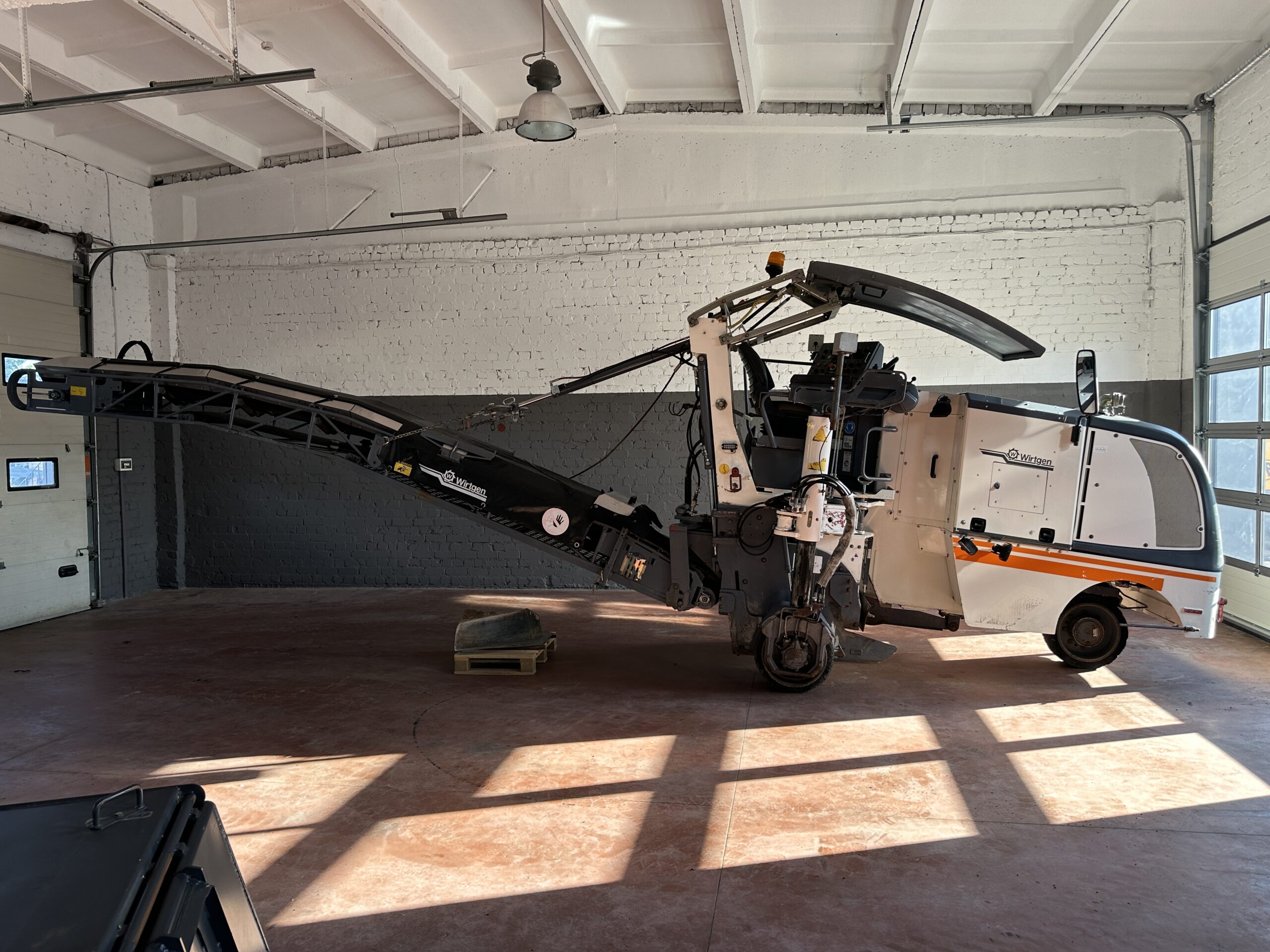 Asfalto freza Wirtgen W50DC su konvejeriu - KASIMA