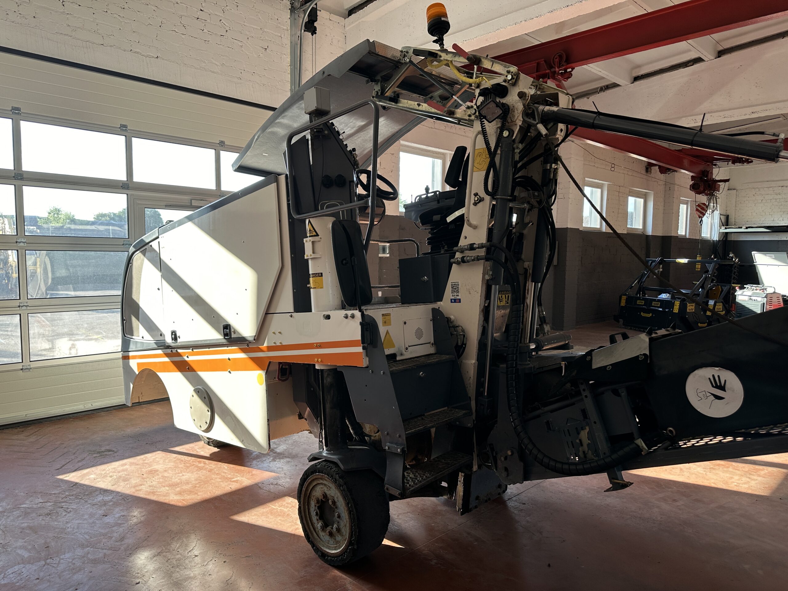 Asfalto freza Wirtgen W50DC su konvejeriu - KASIMA